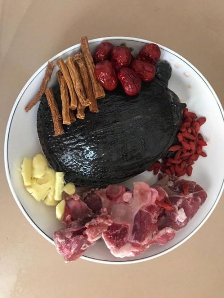 清炖甲鱼怎么做_清炖甲鱼需要焯水吗-第1张图片-山城妙识 清炖甲鱼怎么做_清炖甲鱼需要焯水吗-第1张图片-山城妙识