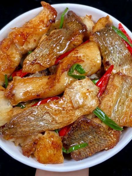 香煎海鲈鱼怎么做_香煎海鲈鱼的家常做法-第1张图片-山城妙识 香煎海鲈鱼怎么做_香煎海鲈鱼的家常做法-第1张图片-山城妙识