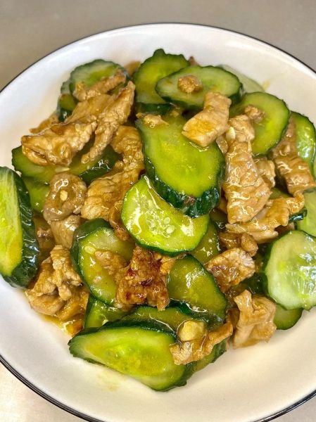青瓜炒肉广东做法_青瓜炒肉先炒肉还是先炒青瓜-第1张图片-山城妙识