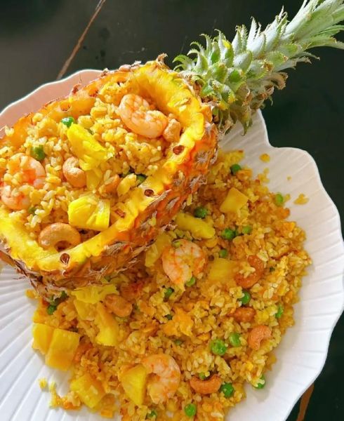 菠萝炒饭怎么做_菠萝炒饭视频教程-第1张图片-山城妙识