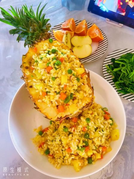 菠萝炒饭怎么做_菠萝炒饭视频教程-第3张图片-山城妙识
