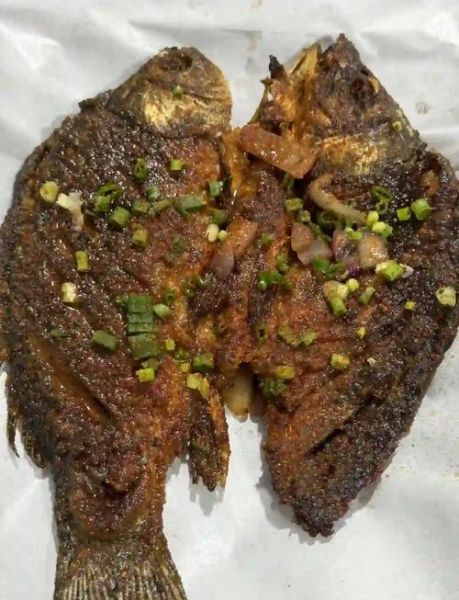 铁板鲫鱼怎么做才入味_铁板鲫鱼的家常做法-第2张图片-山城妙识