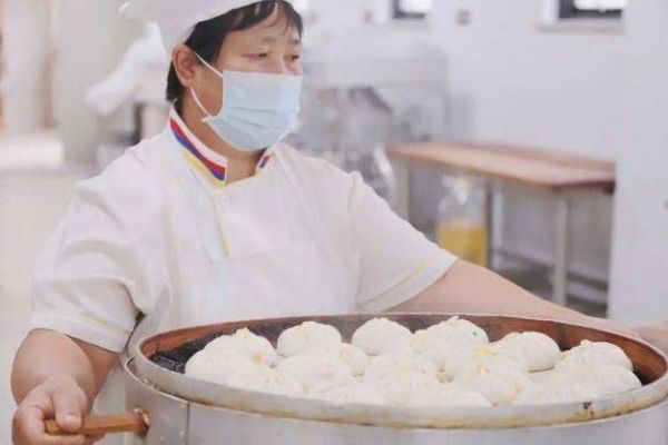 面点师工资一般多少钱_面点师工资高吗-第1张图片-山城妙识