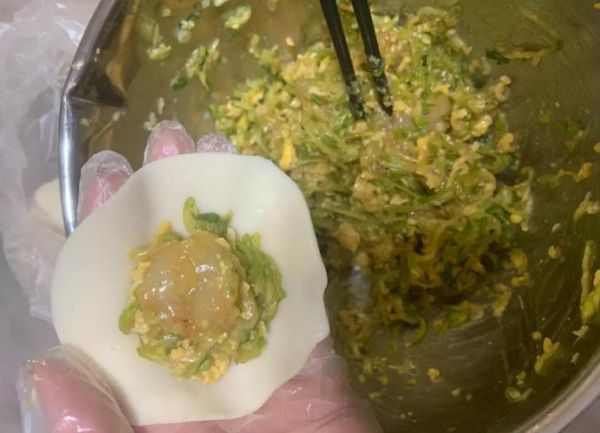 角瓜饺子馅怎么调好吃_角瓜饺子馅要不要焯水-第1张图片-山城妙识