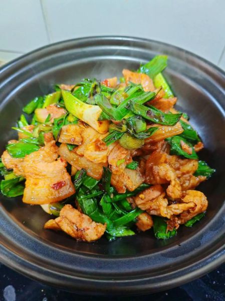 回锅肉炒蒜苗怎么做_回锅肉炒蒜苗的家常做法-第2张图片-山城妙识