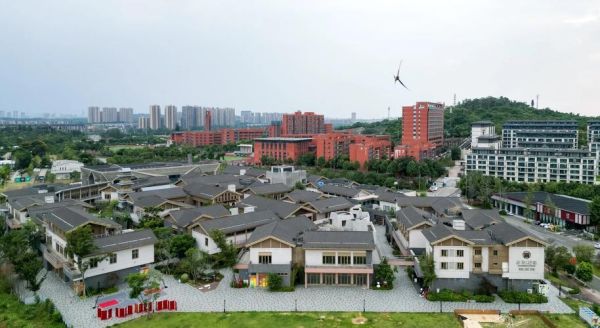 新都沸腾小镇在哪里_有什么特色-第1张图片-山城妙识