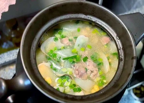 白萝卜黄豆排骨汤怎么做_白萝卜黄豆排骨汤的功效-第1张图片-山城妙识
