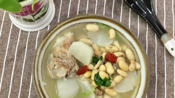 白萝卜黄豆排骨汤怎么做_白萝卜黄豆排骨汤的功效-第2张图片-山城妙识