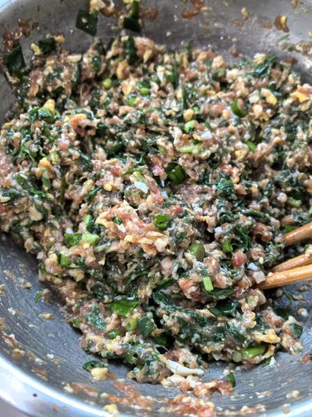 荠菜饺子怎么调馅才鲜嫩_荠菜饺子馅不柴的秘诀-第3张图片-山城妙识