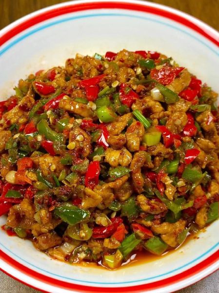 辣子免肉丁怎么做_免肉丁去腥技巧-第1张图片-山城妙识 辣子免肉丁怎么做_免肉丁去腥技巧-第1张图片-山城妙识