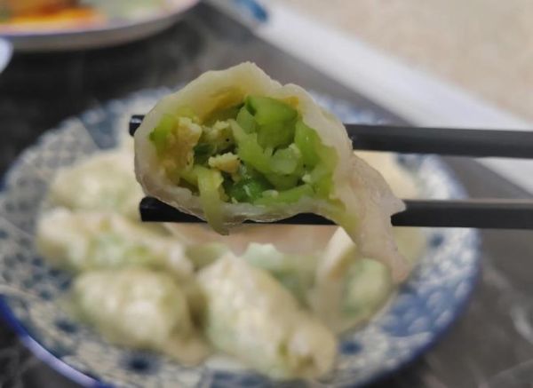 鸡蛋馅饺子配什么菜好吃_鸡蛋饺子馅怎么调才嫩-第1张图片-山城妙识