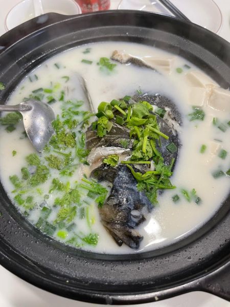 鱼头汤怎么做不腥_鱼头汤的家常做法大全-第1张图片-山城妙识 鱼头汤怎么做不腥_鱼头汤的家常做法大全-第1张图片-山城妙识