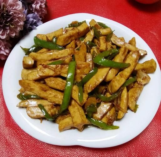 青椒炒素鸡怎么炒好吃_素鸡炒青椒的家常做法窍门-第1张图片-山城妙识 青椒炒素鸡怎么炒好吃_素鸡炒青椒的家常做法窍门-第1张图片-山城妙识