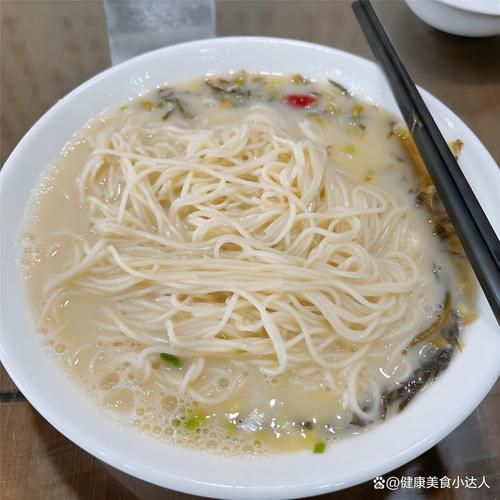 面条冷水煮还是热水煮_冷水下锅会糊吗-第1张图片-山城妙识