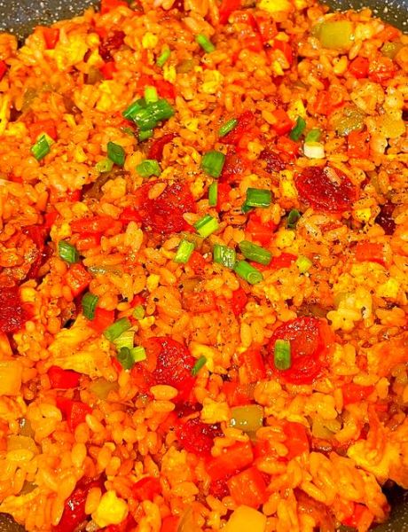 腊肠炒饭热量_腊肠炒饭减肥能吃吗-第1张图片-山城妙识 腊肠炒饭热量_腊肠炒饭减肥能吃吗-第1张图片-山城妙识