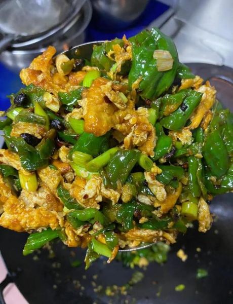 菜椒炒鸡蛋怎么做_菜椒炒鸡蛋的营养价值-第3张图片-山城妙识 菜椒炒鸡蛋怎么做_菜椒炒鸡蛋的营养价值-第3张图片-山城妙识