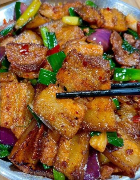 洋葱回锅肉怎么做_洋葱回锅肉家常做法-第2张图片-山城妙识 洋葱回锅肉怎么做_洋葱回锅肉家常做法-第2张图片-山城妙识