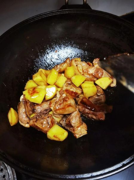 鸭子炖土豆的家常做法_鸭子炖土豆怎么做好吃-第3张图片-山城妙识 鸭子炖土豆的家常做法_鸭子炖土豆怎么做好吃-第3张图片-山城妙识