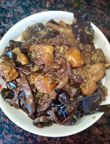 小鸡炖蘑菇的由来_小鸡炖蘑菇的传统做法-第2张图片-山城妙识 小鸡炖蘑菇的由来_小鸡炖蘑菇的传统做法-第2张图片-山城妙识