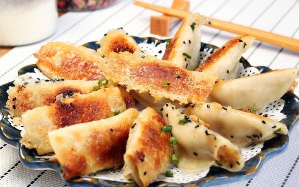 锅贴生煎饺的区别_锅贴生煎饺哪个好吃-第2张图片-山城妙识 锅贴生煎饺的区别_锅贴生煎饺哪个好吃-第2张图片-山城妙识