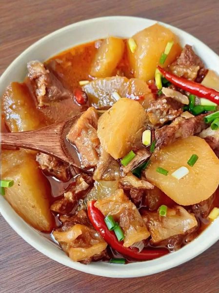 萝卜炖牛腩怎么做才软烂入味_牛腩去腥关键步骤-第1张图片-山城妙识