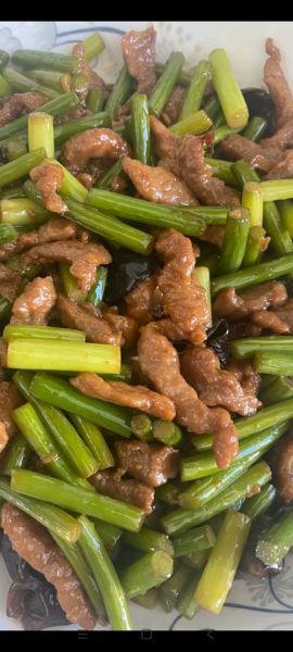 蒜苗炒肉丝怎么炒最好吃_家常做法-第3张图片-山城妙识