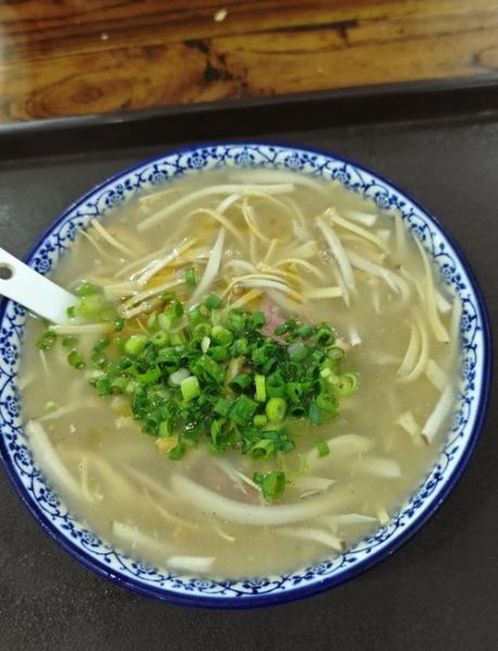 酸辣肚丝汤用什么料_酸辣肚丝汤怎么调味-第1张图片-山城妙识 酸辣肚丝汤用什么料_酸辣肚丝汤怎么调味-第1张图片-山城妙识