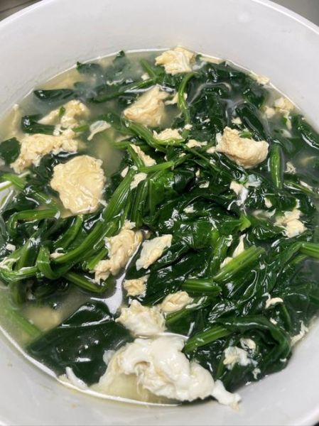 菠菜和什么做汤好喝_菠菜汤搭配推荐-第1张图片-山城妙识 菠菜和什么做汤好喝_菠菜汤搭配推荐-第1张图片-山城妙识