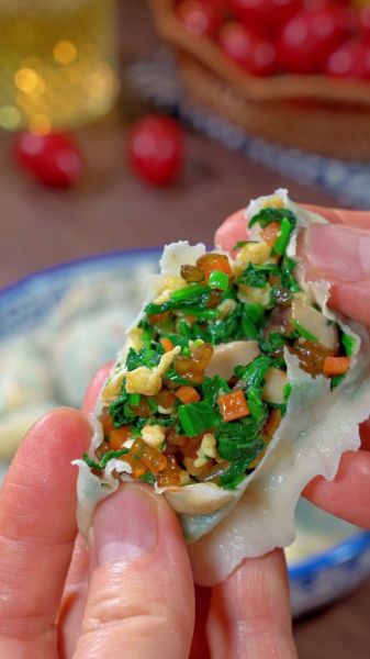 香菇鸡蛋素饺子馅怎么做_香菇鸡蛋饺子馅调法-第1张图片-山城妙识 香菇鸡蛋素饺子馅怎么做_香菇鸡蛋饺子馅调法-第1张图片-山城妙识