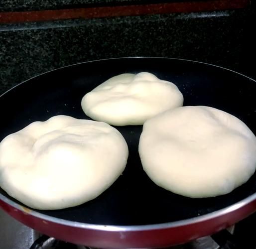 肉夹馍的饼子怎么做_白吉馍做法步骤-第1张图片-山城妙识 肉夹馍的饼子怎么做_白吉馍做法步骤-第1张图片-山城妙识