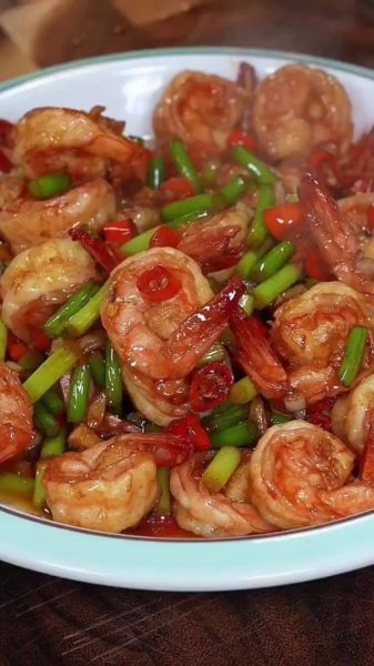 辣炒虾仁怎么做_辣炒虾仁用哪种辣椒最香-第3张图片-山城妙识 辣炒虾仁怎么做_辣炒虾仁用哪种辣椒最香-第3张图片-山城妙识