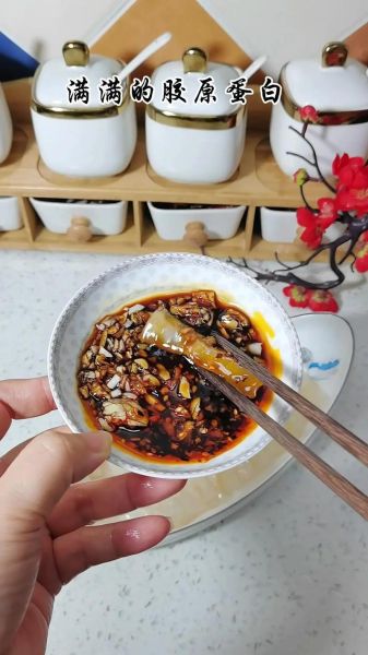 猪皮冻怎么做_猪皮冻的家常煮窍门-第1张图片-山城妙识 猪皮冻怎么做_猪皮冻的家常煮窍门-第1张图片-山城妙识