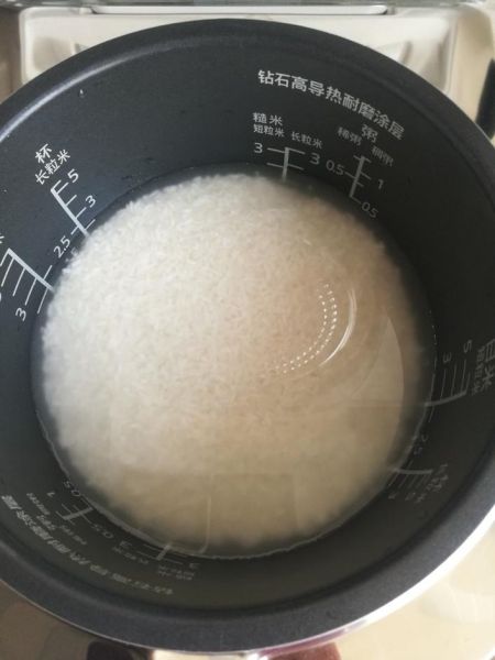 蒸米饭水米比例_蒸米饭怎么做好吃-第3张图片-山城妙识 蒸米饭水米比例_蒸米饭怎么做好吃-第3张图片-山城妙识