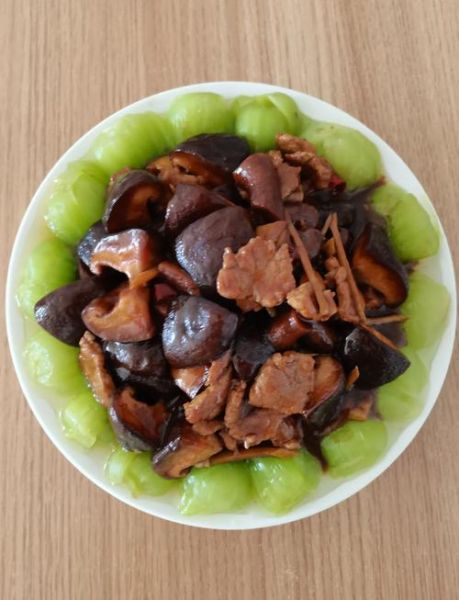 香菇肉片怎么炒才嫩_香菇肉片用干香菇还是鲜香菇-第1张图片-山城妙识 香菇肉片怎么炒才嫩_香菇肉片用干香菇还是鲜香菇-第1张图片-山城妙识