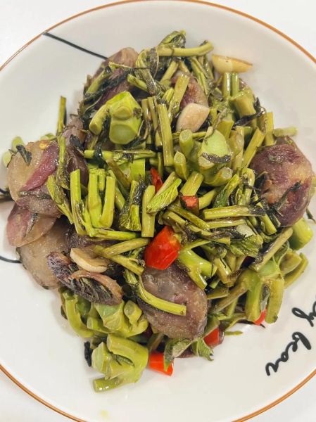 香椿炒腊肉怎么做_香椿炒腊肉的家常做法-第1张图片-山城妙识 香椿炒腊肉怎么做_香椿炒腊肉的家常做法-第1张图片-山城妙识