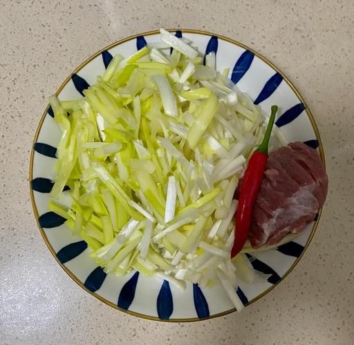 韭黄炒肉丝热量是多少_减肥能吃吗-第2张图片-山城妙识 韭黄炒肉丝热量是多少_减肥能吃吗-第2张图片-山城妙识
