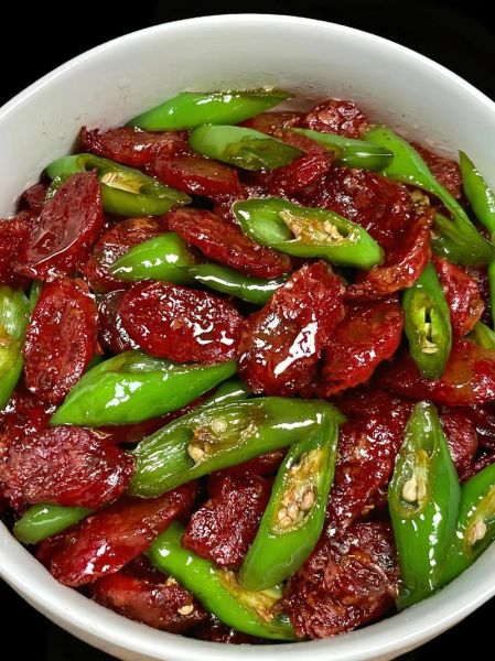 四川腊肠怎么做好吃_四川腊肠炒什么菜最香-第1张图片-山城妙识