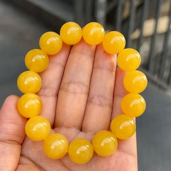 鸡油黄是什么颜色_鸡油黄蜜蜡怎么鉴别真假-第1张图片-山城妙识