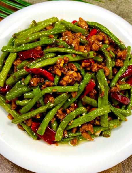 豇豆怎么做好吃_豇豆炒肉的做法步骤-第1张图片-山城妙识