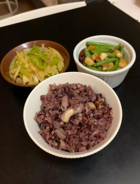 沙参炖鸡的功效与作用_适合哪些人吃-第3张图片-山城妙识 沙参炖鸡的功效与作用_适合哪些人吃-第3张图片-山城妙识