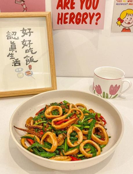 鱿鱼炒韭菜怎么炒才嫩_鱿鱼炒韭菜要不要焯水-第2张图片-山城妙识 鱿鱼炒韭菜怎么炒才嫩_鱿鱼炒韭菜要不要焯水-第2张图片-山城妙识