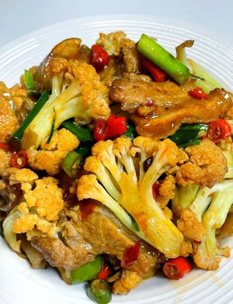 菜花炒肉怎么做好吃又简单_菜花炒肉的家常做法-第1张图片-山城妙识 菜花炒肉怎么做好吃又简单_菜花炒肉的家常做法-第1张图片-山城妙识