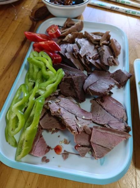 熟驴肉怎么做好吃_熟驴肉配什么菜最香-第1张图片-山城妙识 熟驴肉怎么做好吃_熟驴肉配什么菜最香-第1张图片-山城妙识