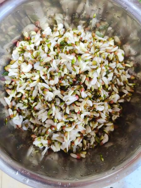 槐花饺子馅怎么做好吃_槐花饺子馅调馅技巧-第1张图片-山城妙识 槐花饺子馅怎么做好吃_槐花饺子馅调馅技巧-第1张图片-山城妙识