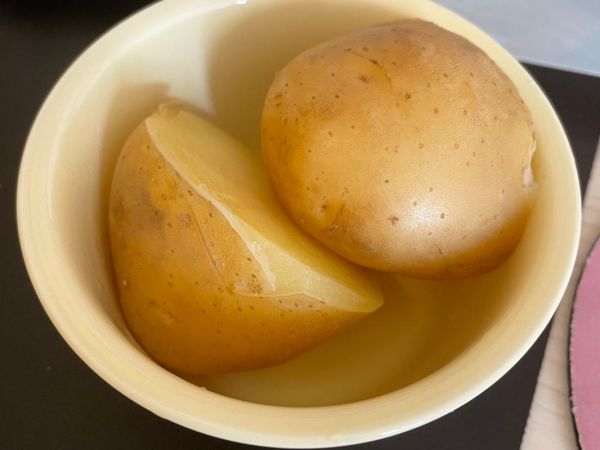 土豆蒸菜怎么做_蒸土豆需要多长时间-第2张图片-山城妙识 土豆蒸菜怎么做_蒸土豆需要多长时间-第2张图片-山城妙识