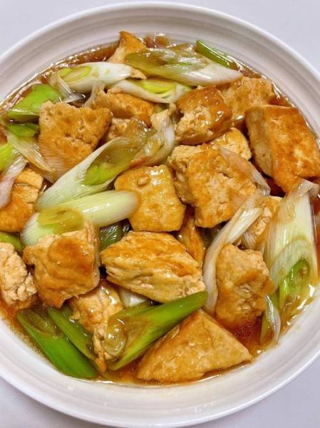 小葱烧豆腐怎么做_小葱烧豆腐热量高吗-第2张图片-山城妙识 小葱烧豆腐怎么做_小葱烧豆腐热量高吗-第2张图片-山城妙识
