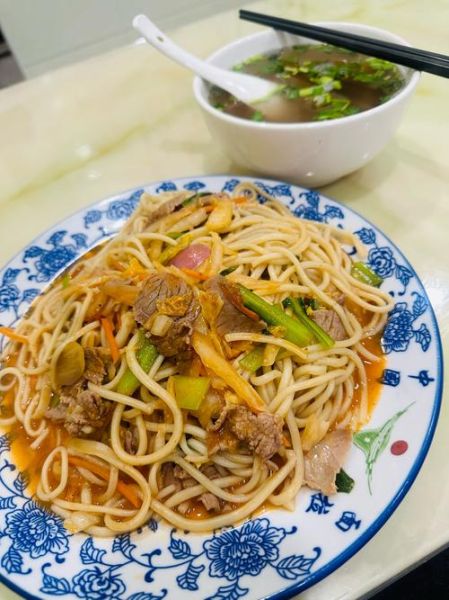 炒牛肉面怎么做_家常炒牛肉面做法-第1张图片-山城妙识 炒牛肉面怎么做_家常炒牛肉面做法-第1张图片-山城妙识