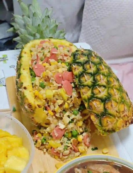 菠萝炒饭怎么炒_菠萝炒饭的做法步骤-第2张图片-山城妙识 菠萝炒饭怎么炒_菠萝炒饭的做法步骤-第2张图片-山城妙识