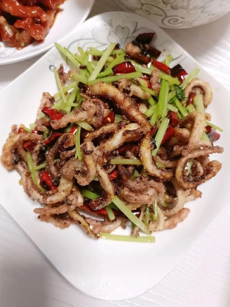 干煸鱿鱼须怎么做好吃又酥脆_干煸鱿鱼须酥脆窍门-第3张图片-山城妙识 干煸鱿鱼须怎么做好吃又酥脆_干煸鱿鱼须酥脆窍门-第3张图片-山城妙识