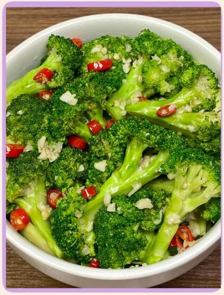 蒜蓉西兰花怎么炒_蒜蓉西兰花焯水几分钟-第3张图片-山城妙识
